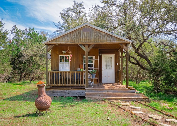 Farm Cabin For The Eclipse - Wimberley, TX
