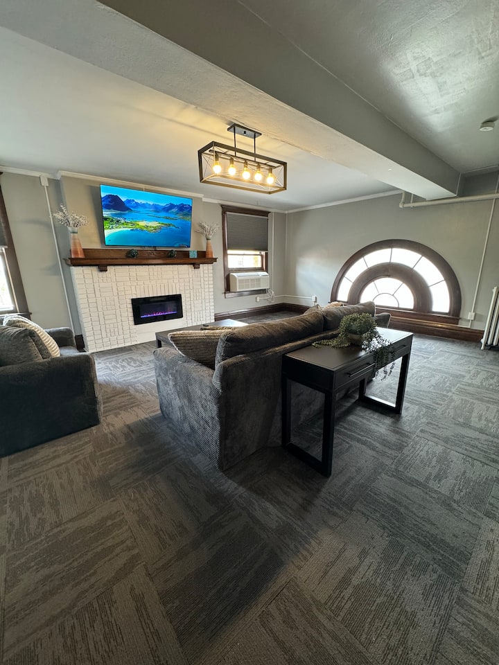 1 Bedroom Apt In The Heart Of Historic Downtown - 모건타운