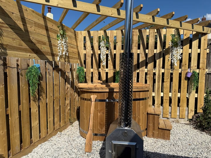 Coast & Country /Hot Tub/dog-friendly/walk To Pubs - Croyde