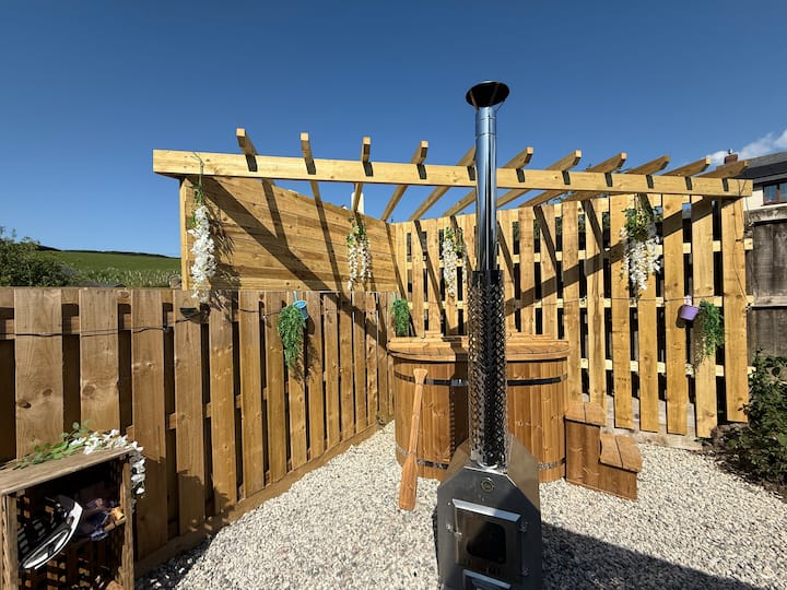 Fab Retreat Nr Croyde/hot Tub/dogs Ok/walk To Pubs - Croyde