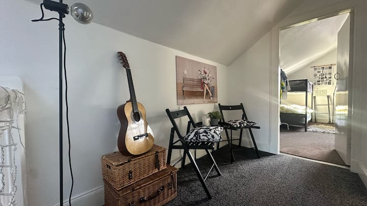 Spacious House Near Glasgow, Separate Entrance - Glasgow