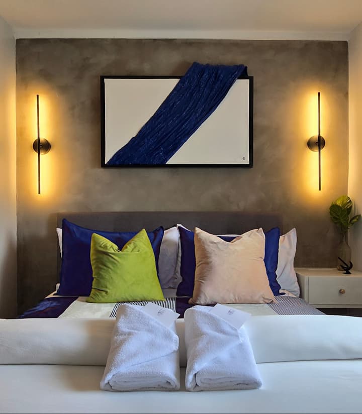 Edge Getaway: Stay Edgy, Stay Cosy. - Miami Gardens, FL