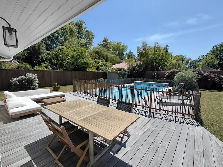 Piscine Chauffée, Nombreux Jouets : Idéal Famille. - Bordeaux