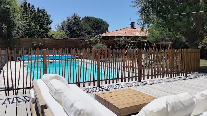 Piscine Chauffée, Nombreux Jouets : Idéal Famille. - Le Bouscat