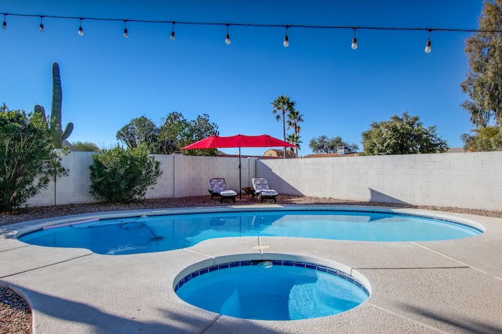 Trendy Home With Heated Jacuzzi & Pool House! - Casino Del Sol