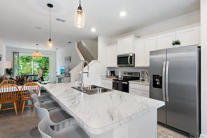 Nautical Home - Dinning/ Games/ Volleyball - Jacksonville