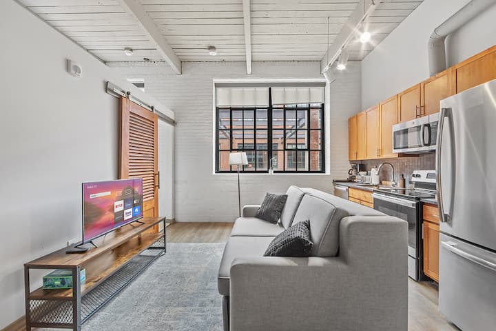 Cozy 1 Bd Apt L Dt L Parking L Fast Wi-fi L Café - Cleveland