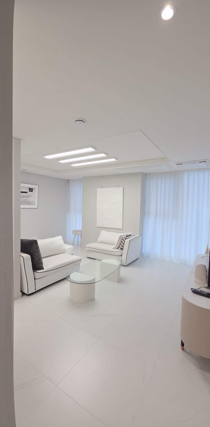 P31#광안리 30초  #넓은거실 #광안골목길 전망 #침대2 - Busan