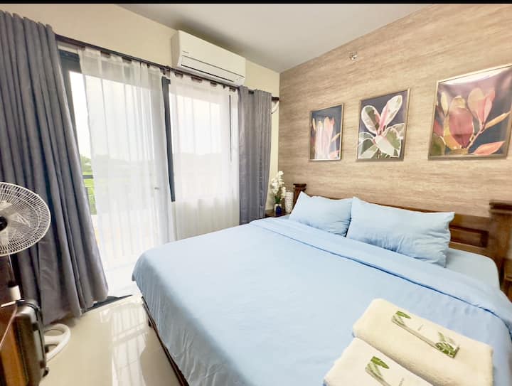 King Bed In Smdc Iloilo (Sm City, Diversion Road) - Iloilo City