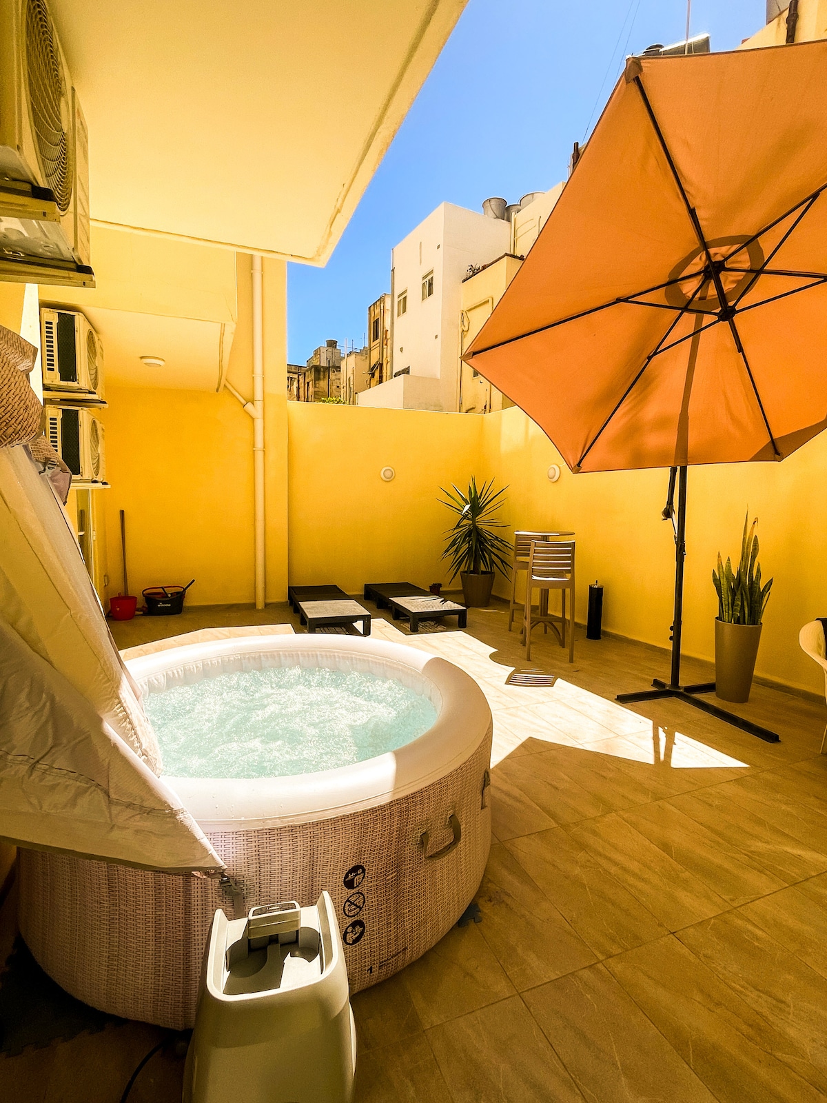 Sliema Jacuzzi Flat - Flats for Rent in Sliema, Malta - Airbnb