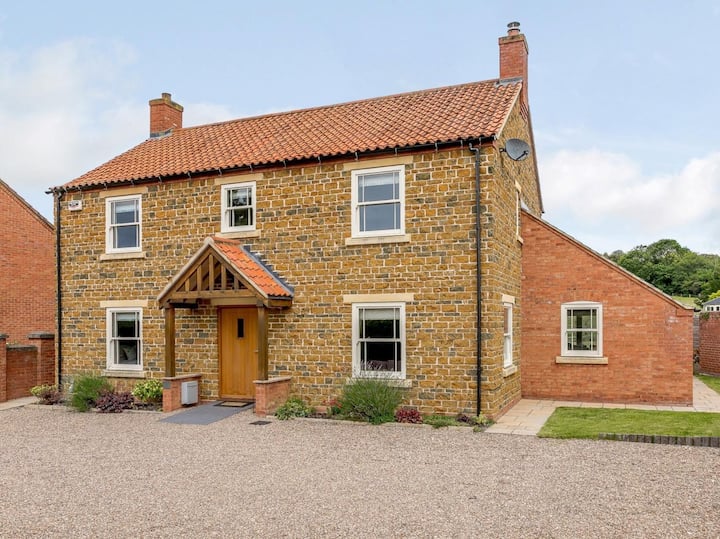 5 Bed In Market Rasen (Oc-78678) - Market Rasen