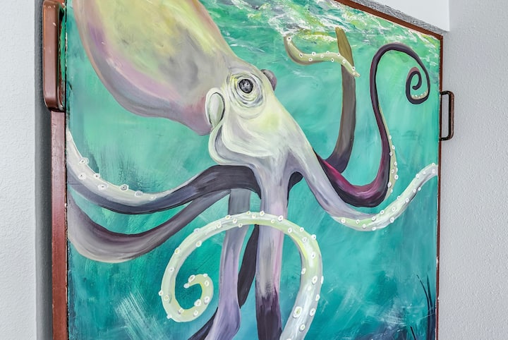 2 Patios; King Bed; Beach Supplies - Myrtle Beach, SC