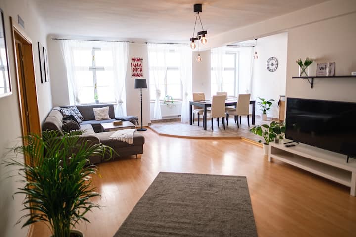 Spacious 8-person Apartment In The Heart Of Prague - Prague