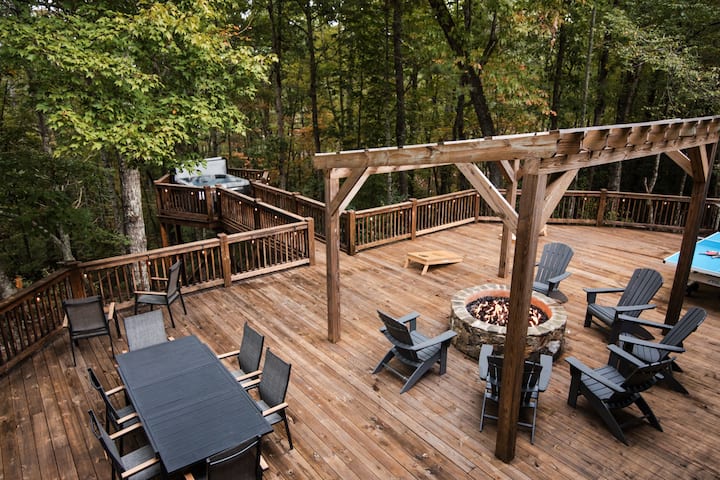 Cabin, Hot Tub, Firepit, Game Rm; Dogs Ok, Private - Mineral Bluff, GA