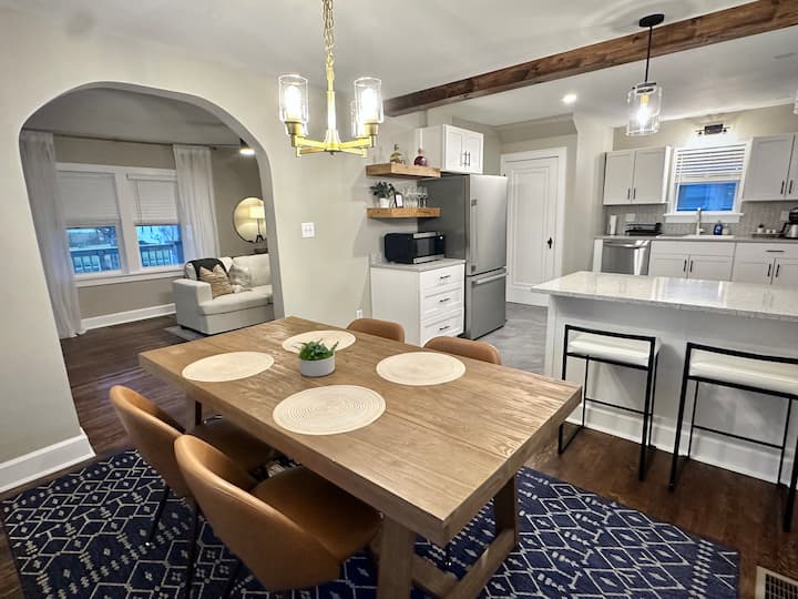 Akron 3br Retreat—dog-friendly, Near Cvnp & Cle - Akron, OH