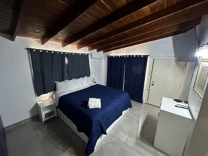 Comfy Family Getaway W/ Parking, Firepit, & Bbq - Ensenada