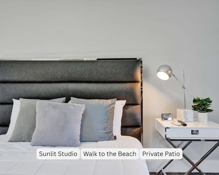 Coastal Studio W/ Private Patio  Walk To Beach - Pompano Beach, FL
