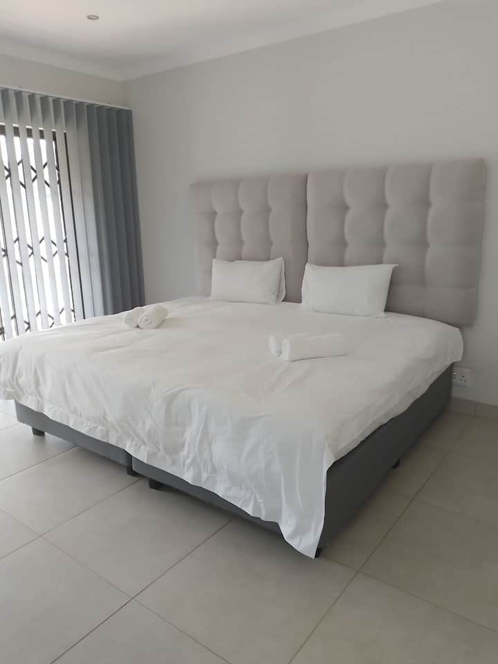 Studio Bedroom En-suite 1 - Sasolburg