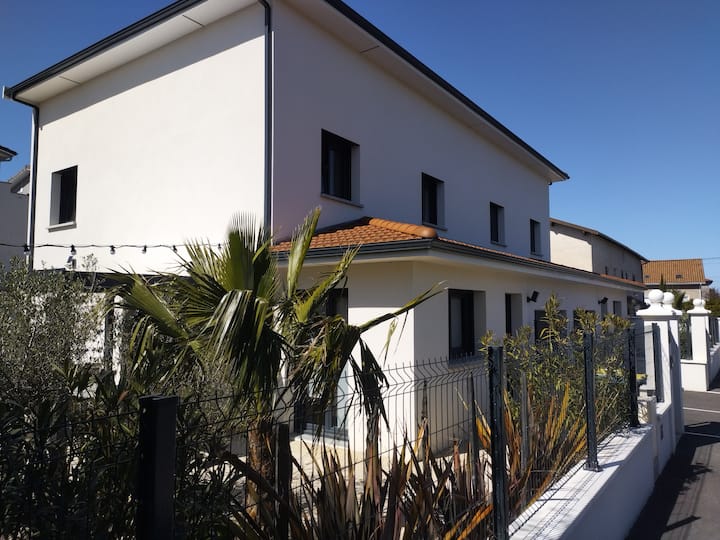 Maison 12 Personnes Classé 3 ÉToiles, Lyon 30min - Crémieu