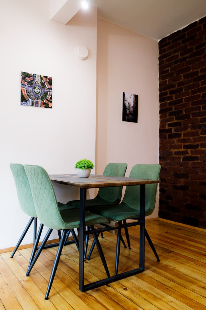 A Gem In The Heart Of Sofia, 1bdr, St. Slavyanska - Sofija