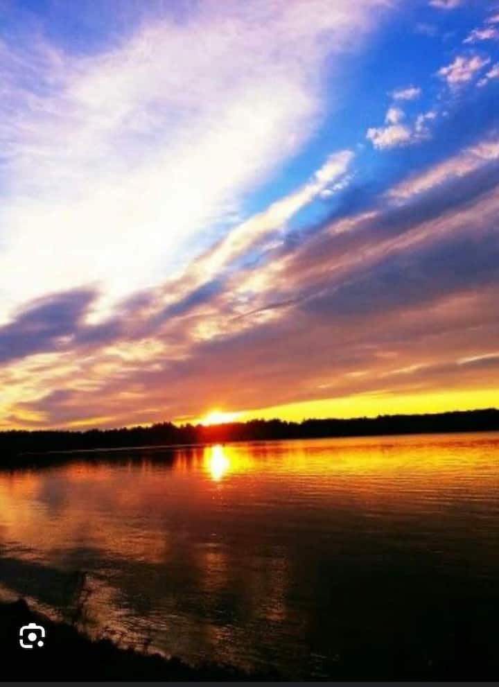 Large Lakeside Oasis Close To Outdoor Adventures - Lake Monomonac