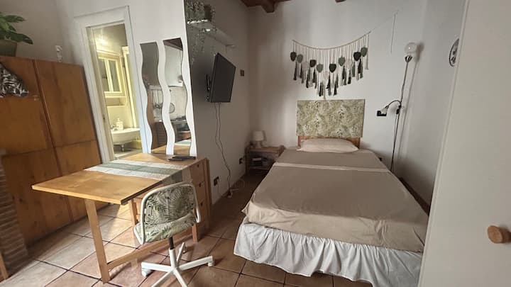 Quiet Studio Apartment - Ciampino