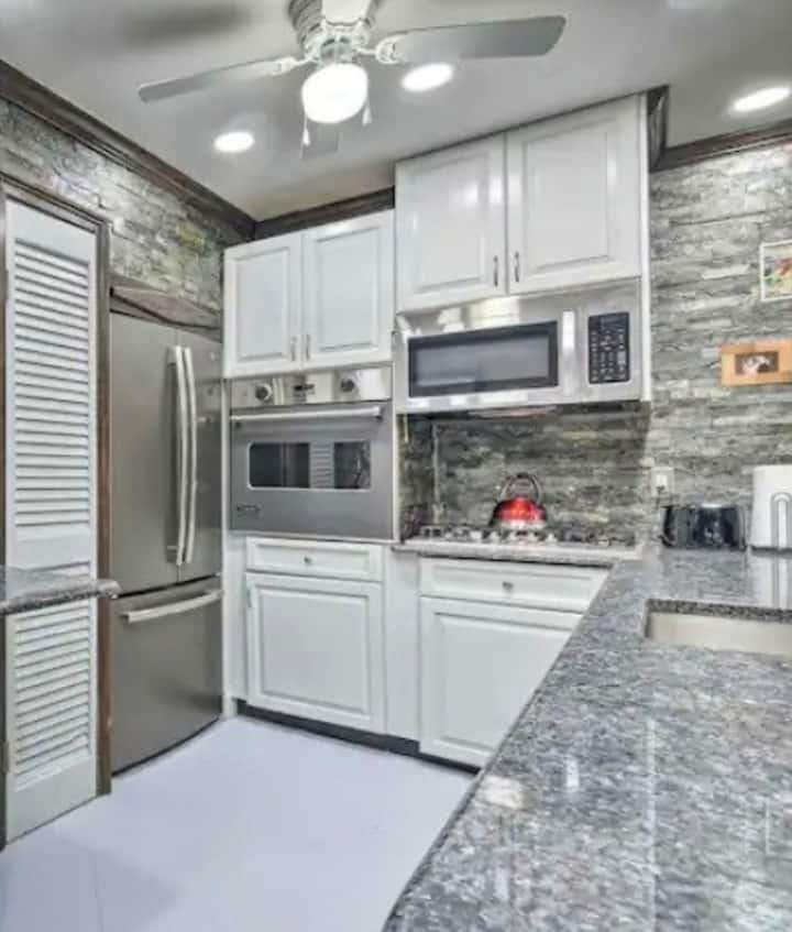 Bedroom On The Ski Slope - Vernon Township, NJ