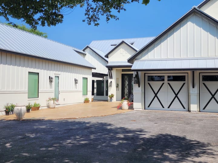 High Cotton River Retreat - New Braunfels, TX