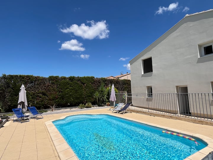 Villa Familiale Avec Piscine Et Jardin - Orange