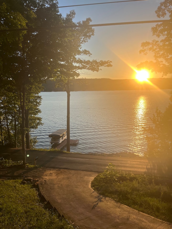 Beautiful Sunsets & New Dock With Wide Lake Front - Keuka Lake State Park, Keuka Park