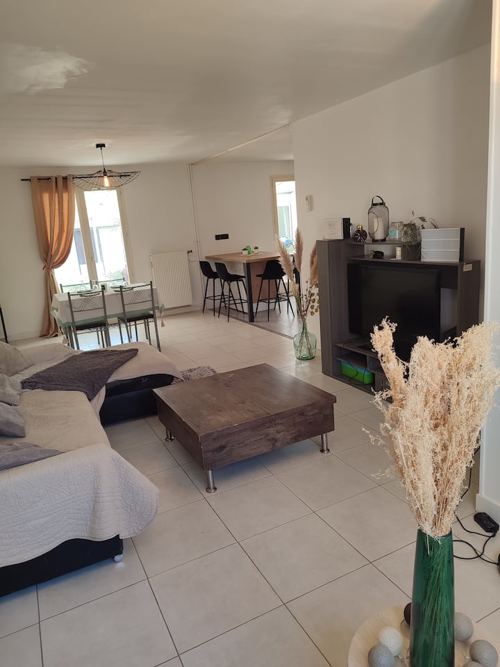 Maison Calme Véranda Et Jardin - Décines-Charpieu