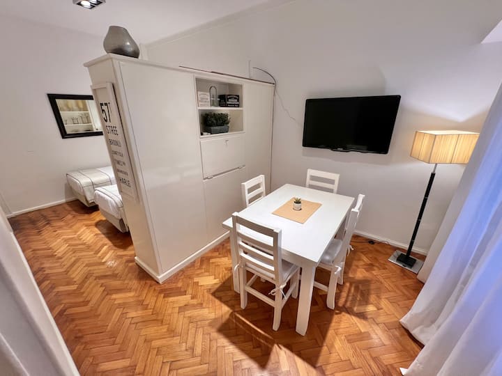 Apto Pequeño Y Acogedor En El Corazón De Recoleta - Recoleta