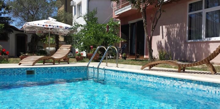 2 Bedroom Apartment With Large Balcony And Pool - Rovinj
