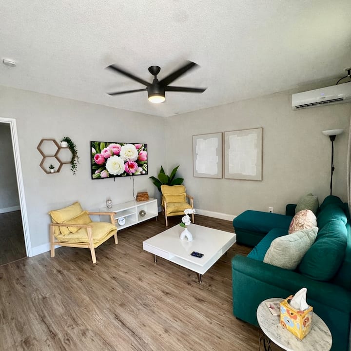 Coastal Charm; Quick Drive To The Ocean • Pets Ok - クリアウォーター, FL