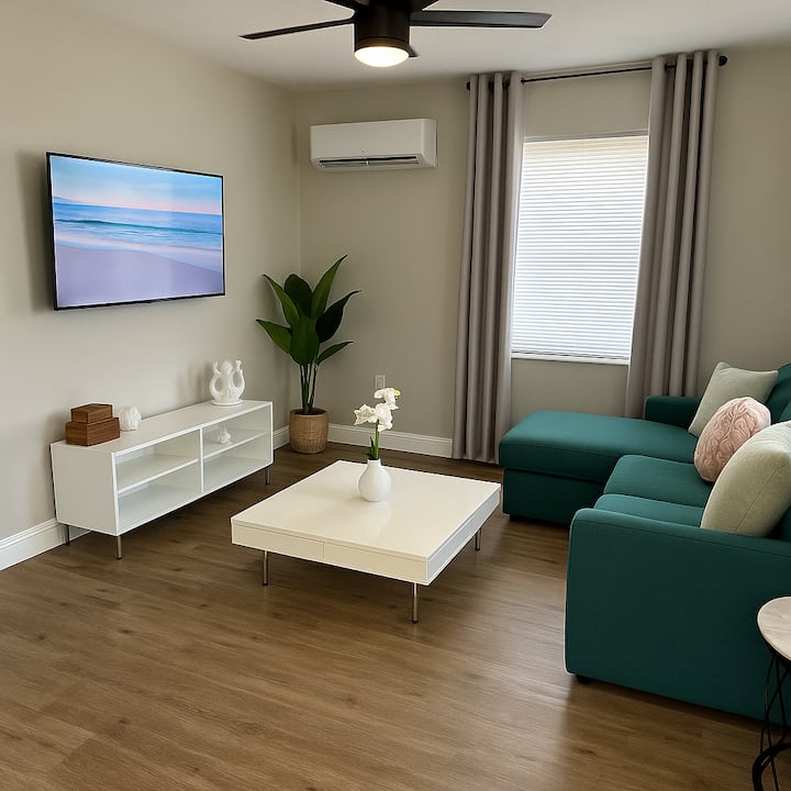 Coastal Charm; Quick Drive To The Ocean - Clearwater, FL