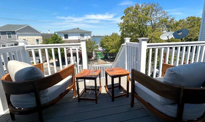 Bayview Deck | Firepit + 3 Outdoor Hang Spaces - Ventnor City, NJ