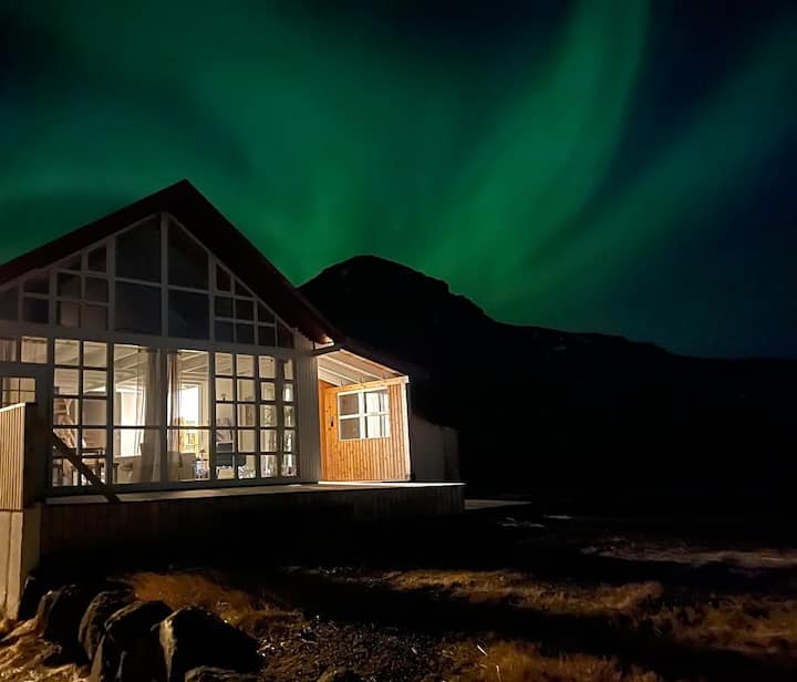 Esjuberg Farm-sleep With Horses & Mountain Hike - Islande