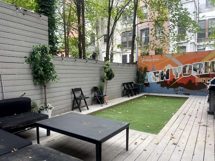 Cozy 3 Bedroom W/backyard Near Subway - New York