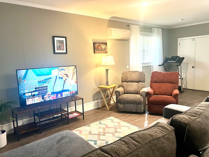 The Cozy Place: Private Apartment Near Uga - Athens, GA