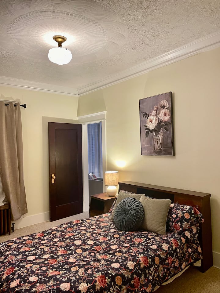 Elegant Victorian Escape | Walk To Downtown - Falls Creek, PA