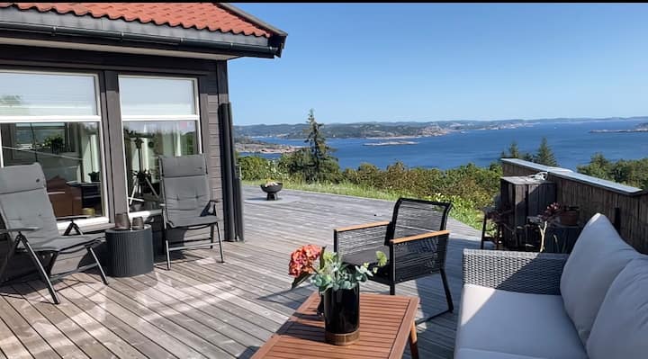 Nydelig Utsikt I Nærhet Av Spangereidkanalen - Spangereid