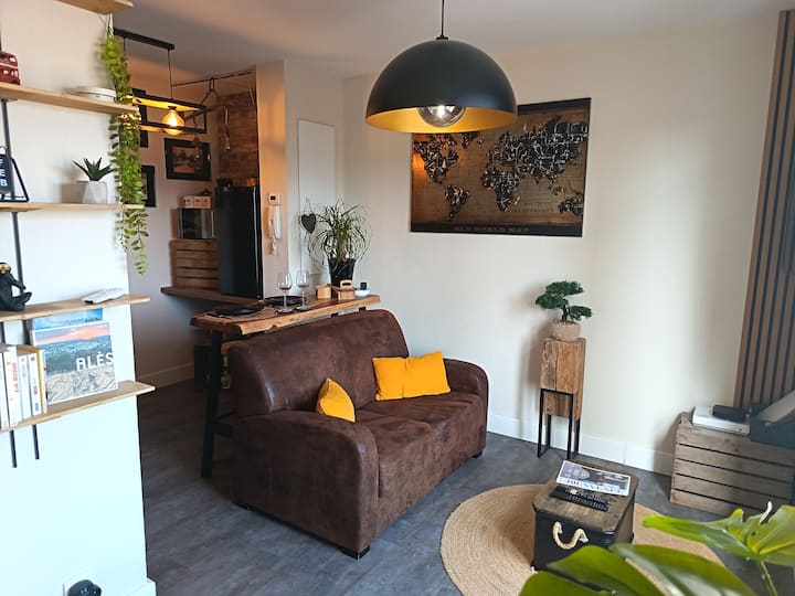 Cocon Avec Grand Balcon Zen & Parking Privé, Fibre - Gard