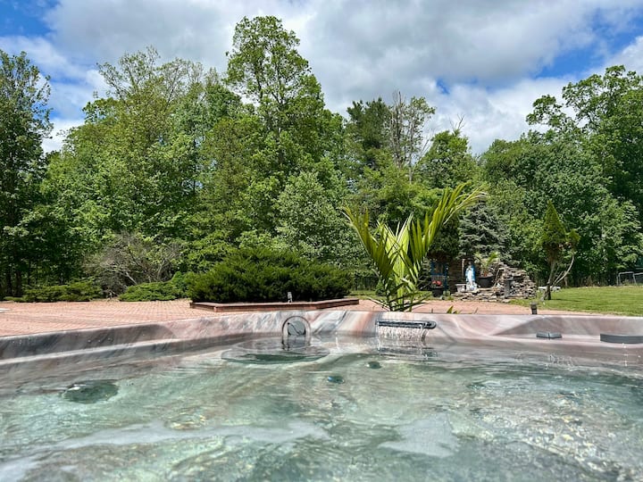 Maison De Retraite Avec Jardin De 2 Acres, Court De Tennis Et Terrasse/jacuzzi - East Stroudsburg, PA
