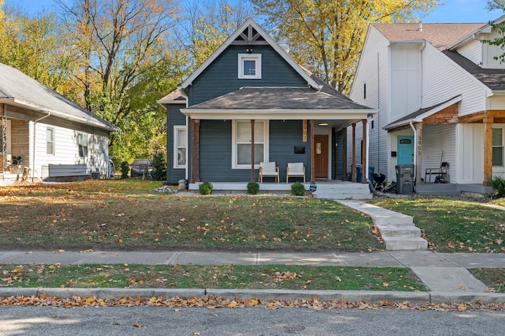 Stylish Home Near Butler U - Indianapolis, IN