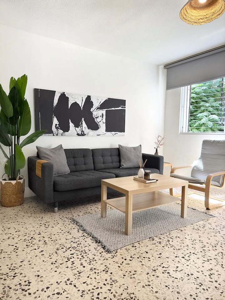 Newly Renovated 2br Apt. In Jabal Amman - Ammán