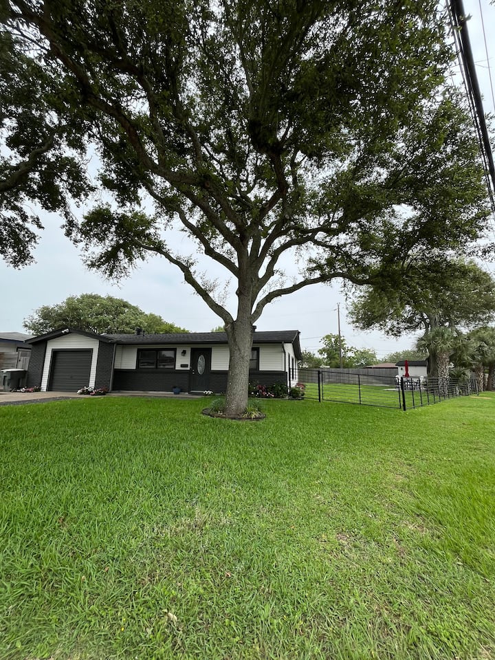 Peñas Casa Mar - 2 Minutes From The Sand! - Texas City, TX