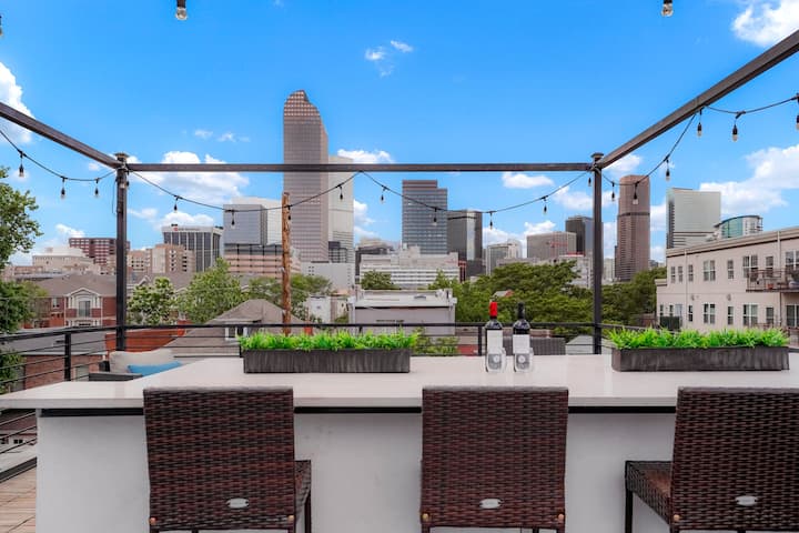 Modern Home W/ Stunning Rooftop - Denver, CO