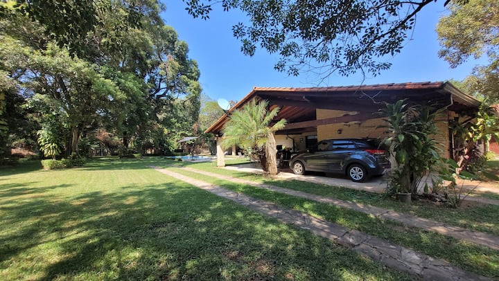 Amplia Casa En Calle Principal - San Bernardino