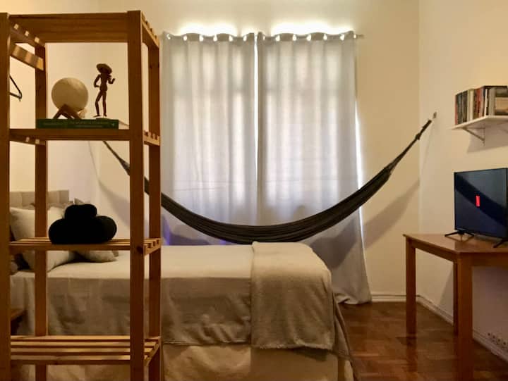 Estúdio Prático E Funcional Na Rua Do Catete - Rio de Janeiro