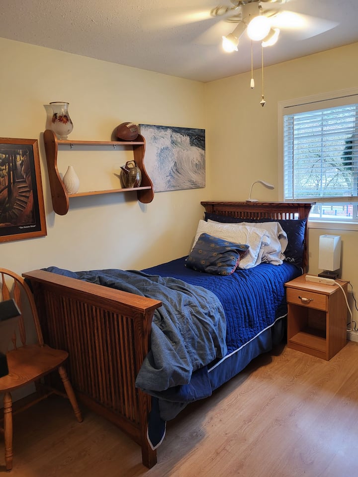 Sweet Student Friendly Room - Abbotsford
